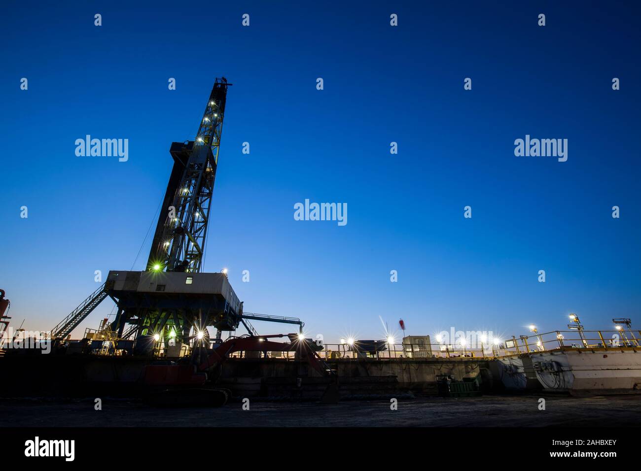 Metal lighting rig hi-res stock photography and images - Alamy