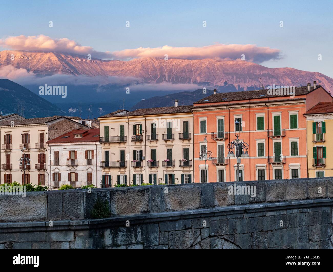 Palaces background hi-res stock photography and images - Alamy
