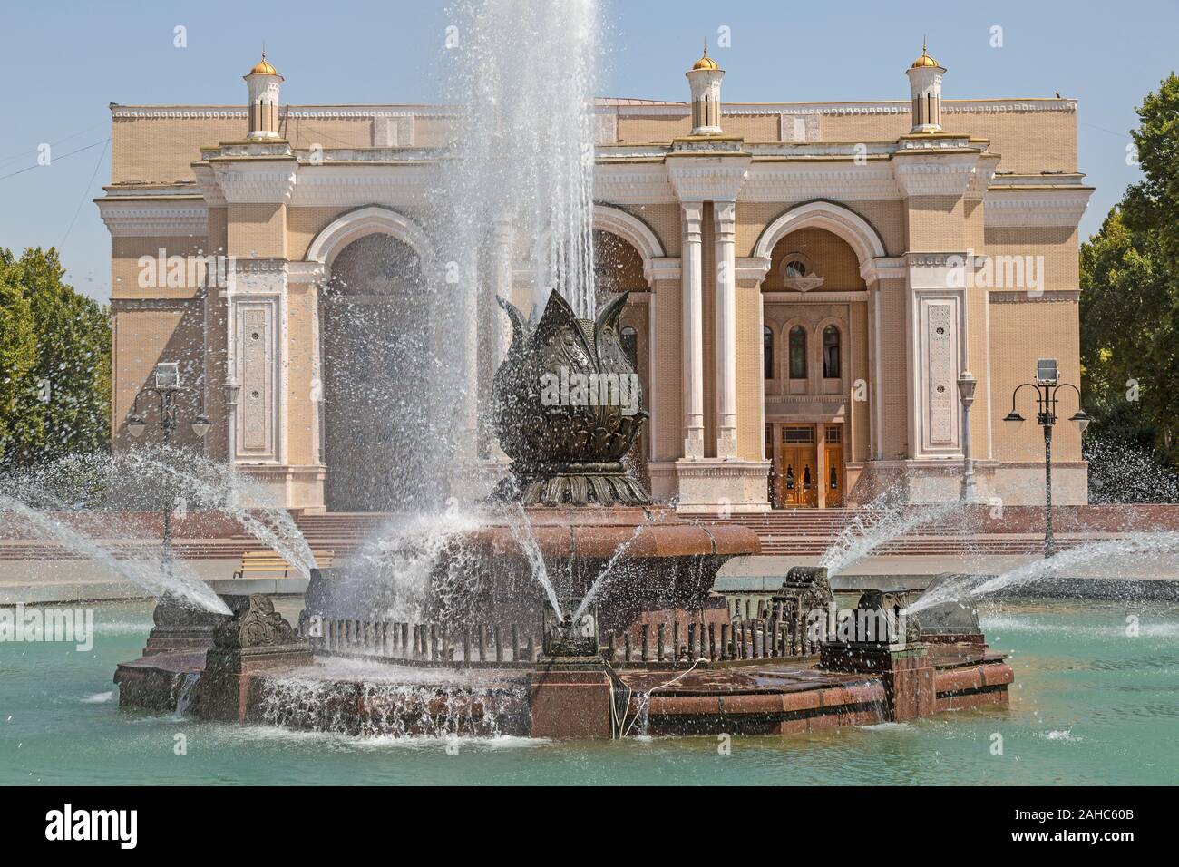 The Alisher Navoi Theatre and Opera House and fountain in the centre of ...
