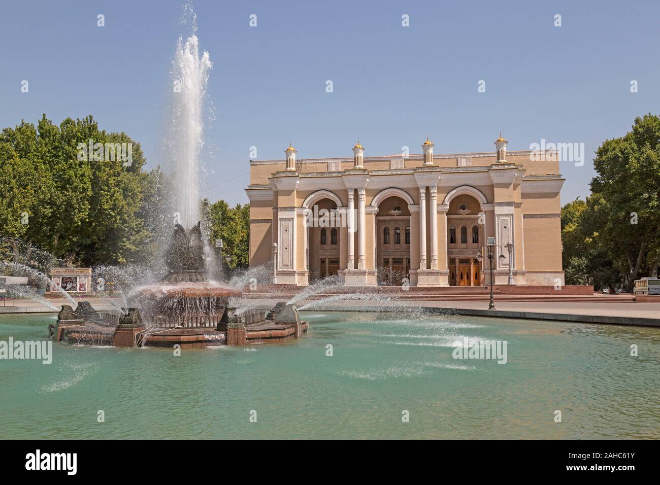 The Alisher Navoi Theatre and Opera House and fountain in the centre of ...