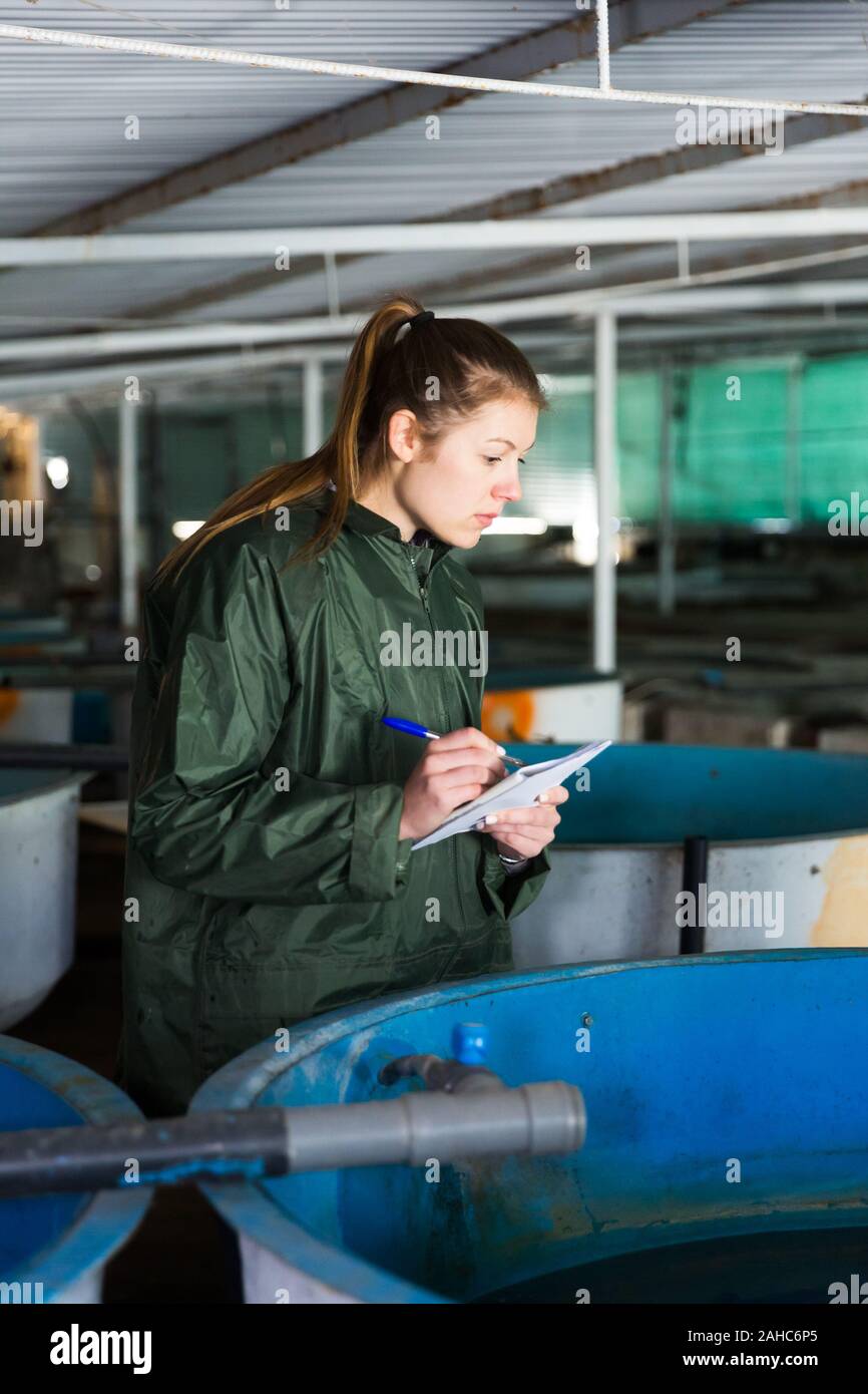 Fingerlings trout hi-res stock photography and images - Alamy