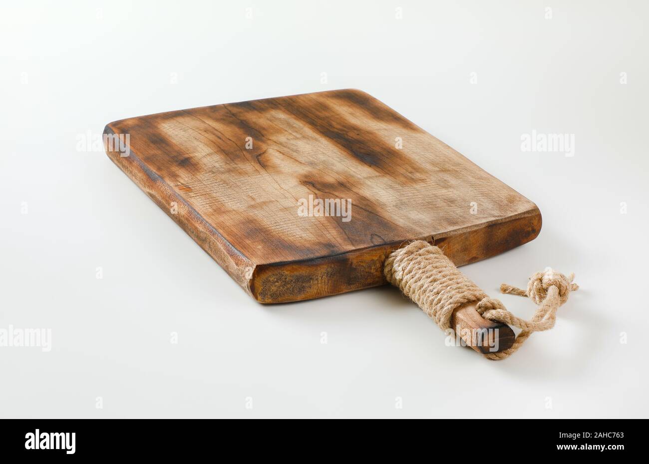 Rustic chopping board hi-res stock photography and images - Alamy