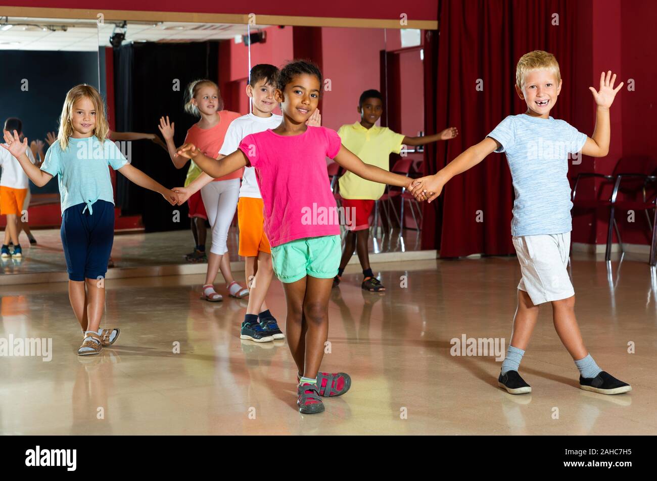 Swing dance class hi-res stock photography and images - Alamy