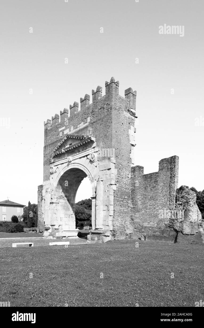 Arch of Augustus in Rimini. Famous destination in Rimini triumphal arch ...