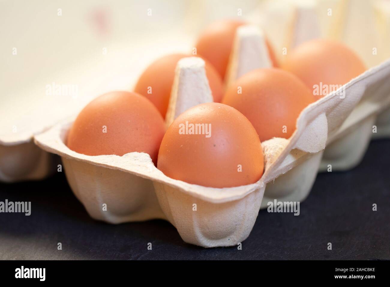 Box of eggs hi-res stock photography and images - Alamy