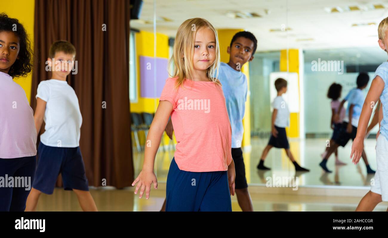 Gymnastics lesson in elementary school Stock Photo - Alamy