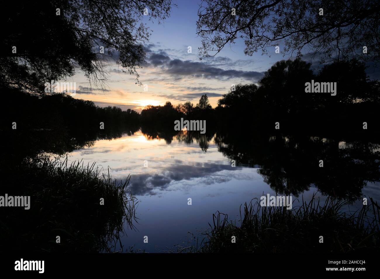Barnwell country park hi-res stock photography and images - Alamy