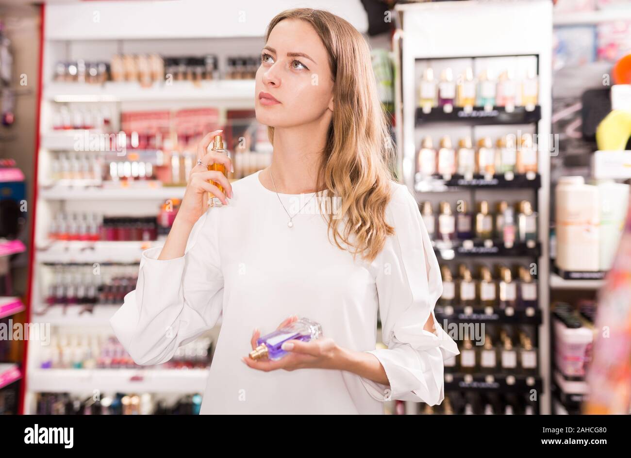 Perfume counter hi-res stock photography and images - Alamy