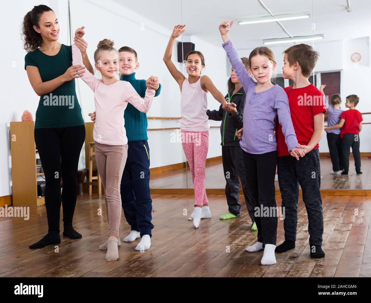 Child ballet school girls boys hi-res stock photography and images - Alamy