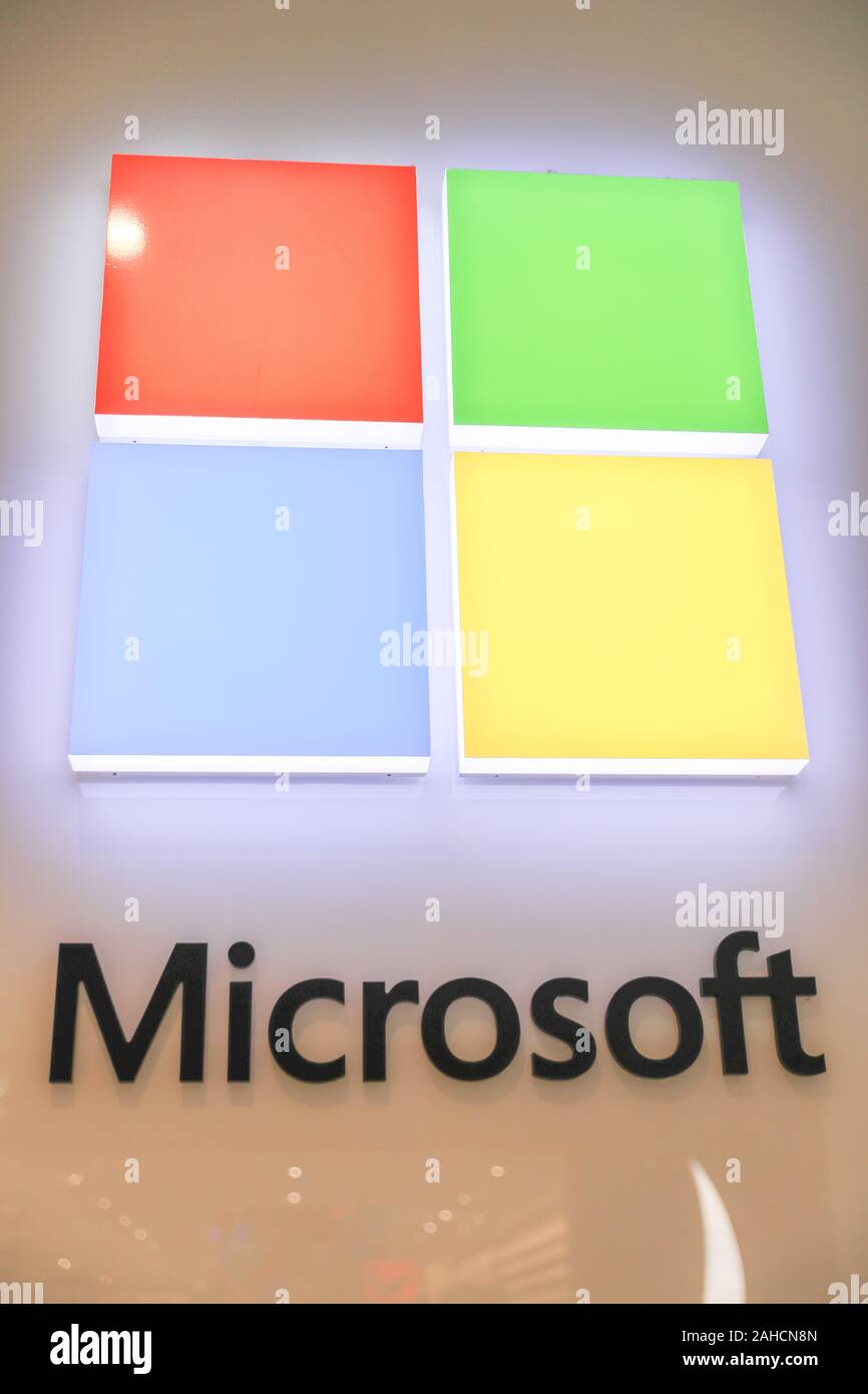 Microsoft headquarters logo sign hi-res stock photography and images ...