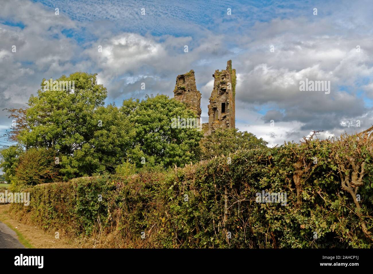 Remains of medieval castle ireland hi-res stock photography and images ...