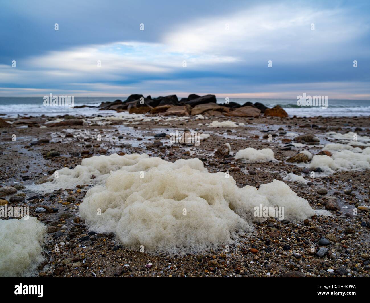 Seafoam hi-res stock photography and images - Alamy