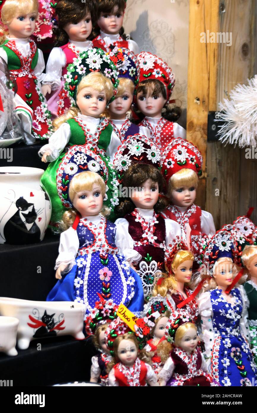 Dolls on a market stall Stock Photo - Alamy