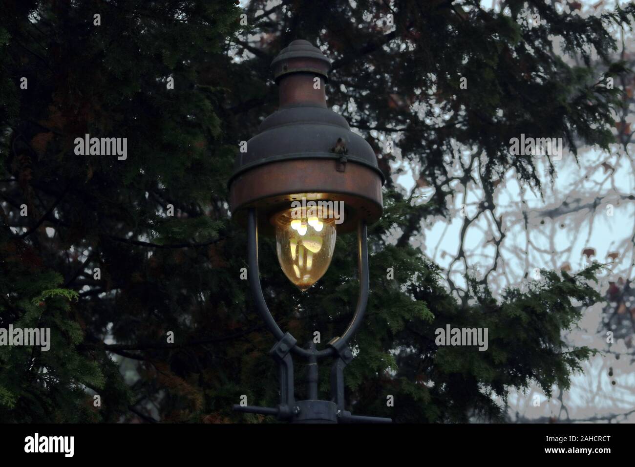 Black Victorian Lamp Post High Resolution Stock Photography and Images ...