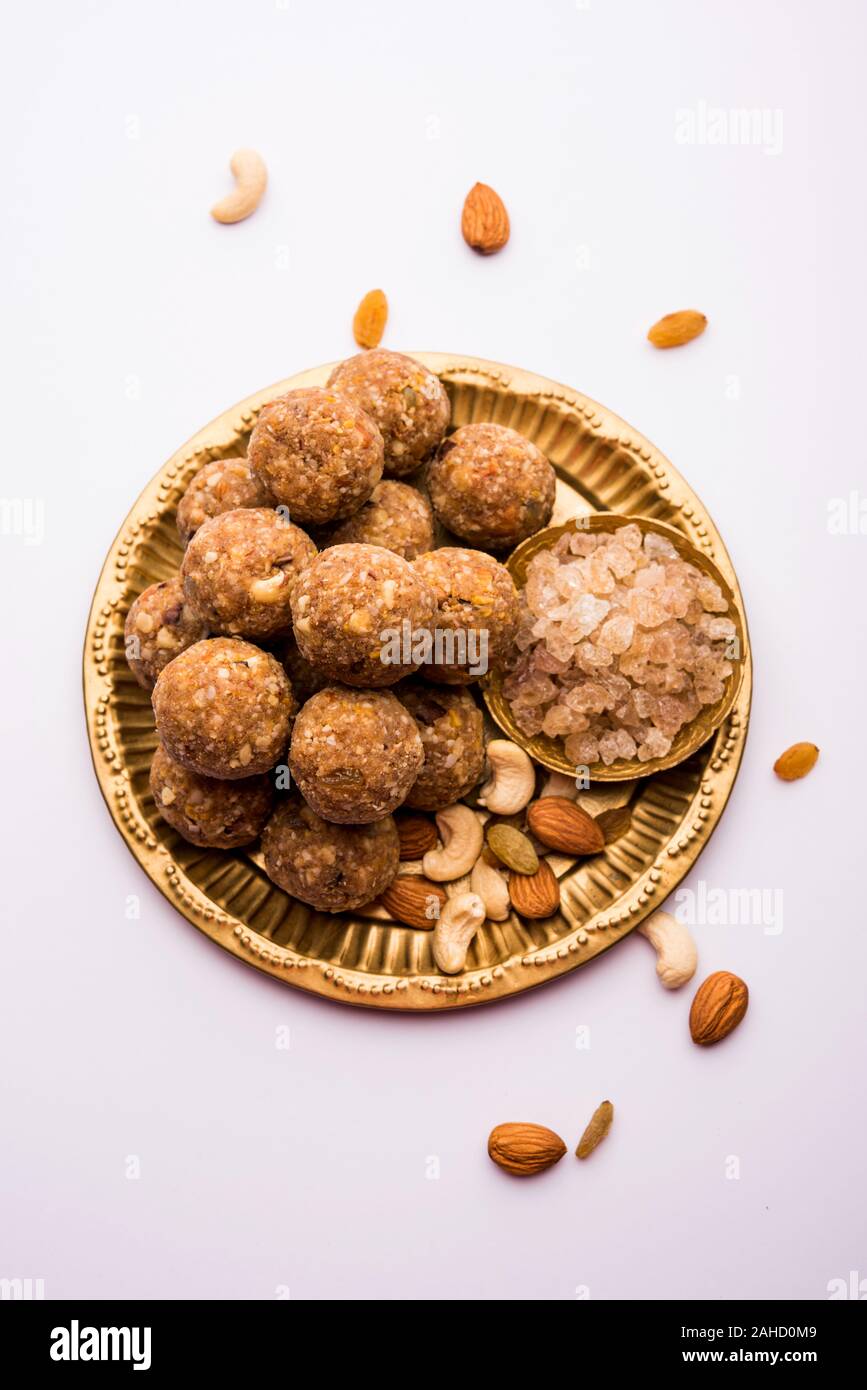 sweet Dink laddu also known as Dinkache ladoo or gond ke laddoo made ...
