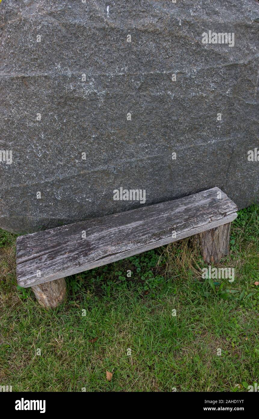 Boulder garden stone hi-res stock photography and images - Alamy