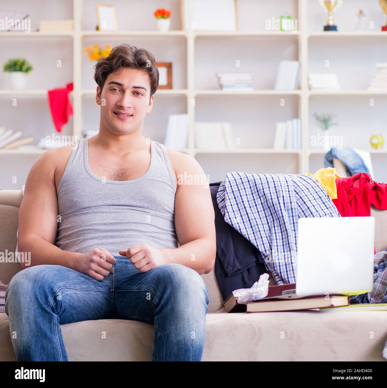 Man messy office clothes hi-res stock photography and images - Alamy