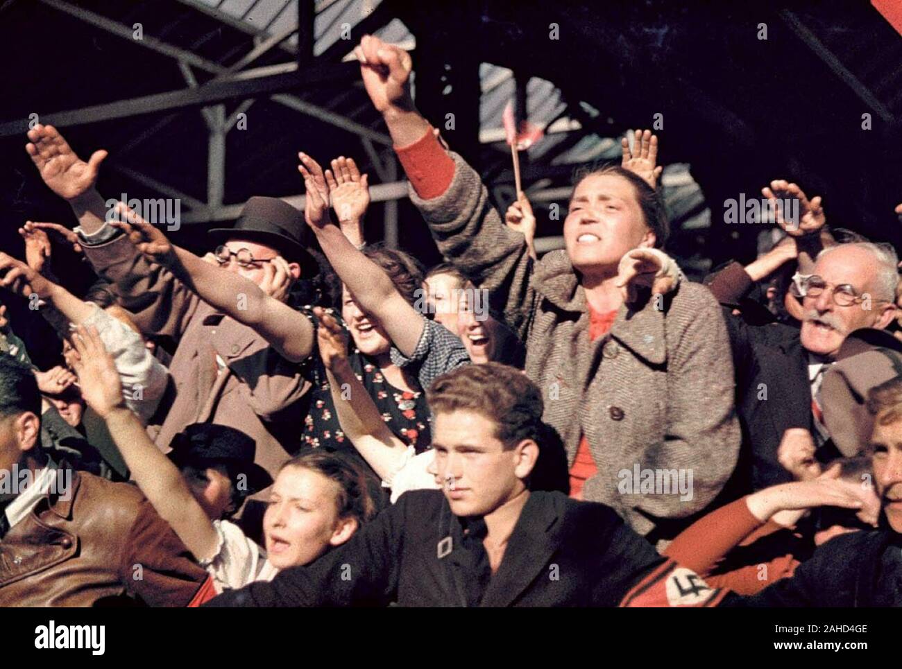 Date between 1939 and 1945 hi-res stock photography and images - Alamy