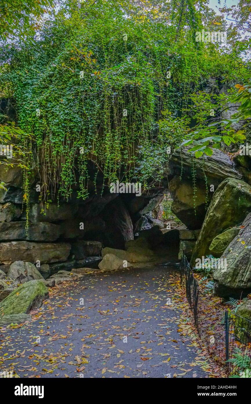 New York, NY, USA: Vines over the Huddlestone arch in the North Woods ...