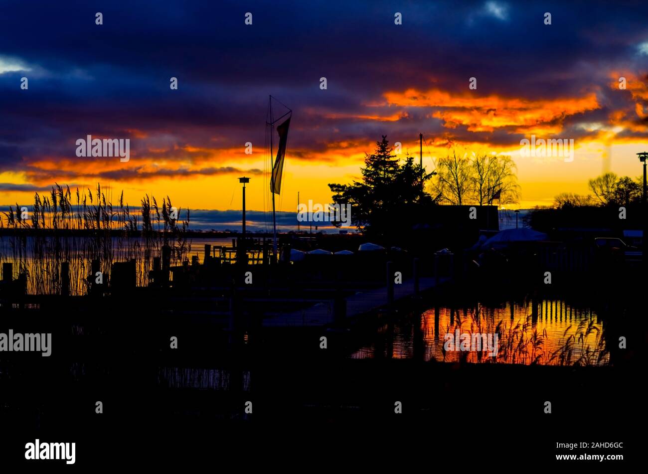 Sunset lake sky clouds landscape. Sunset sky over lake horizon sunset ...