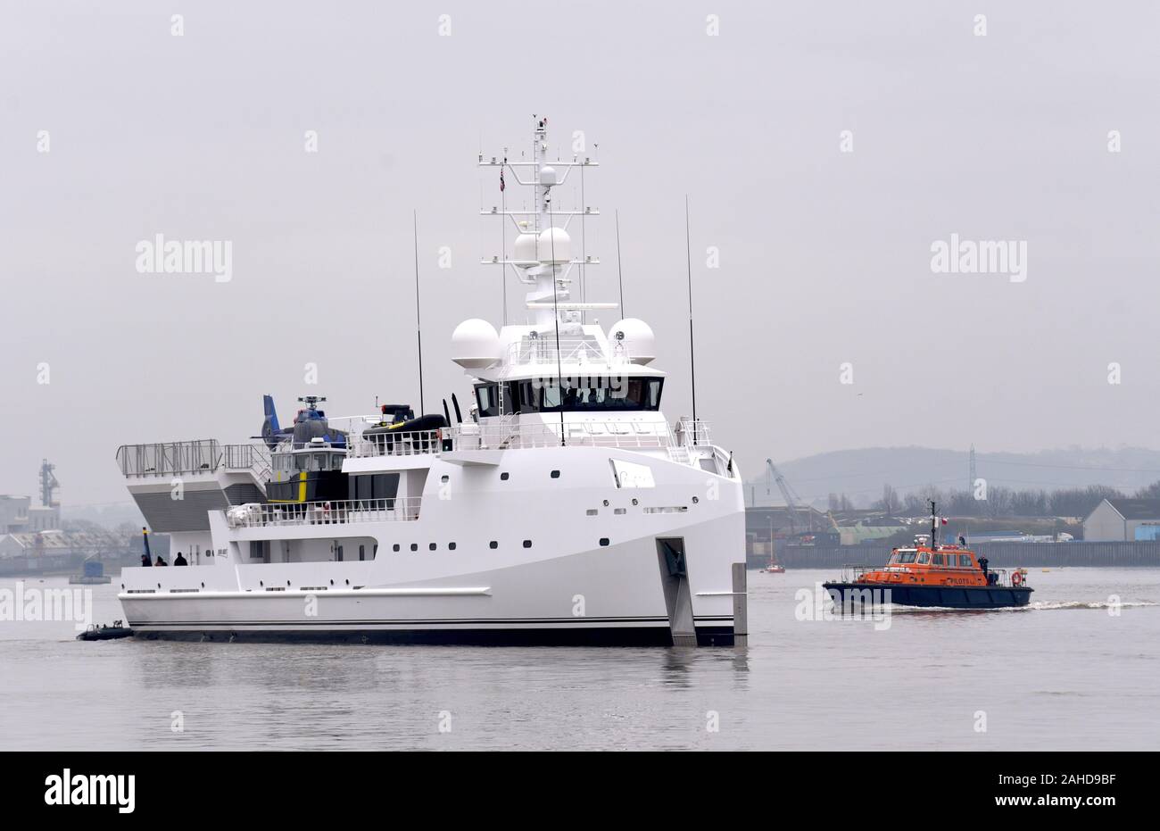 Game Changer is a 70m expedition superyacht designed for an adventurous ...