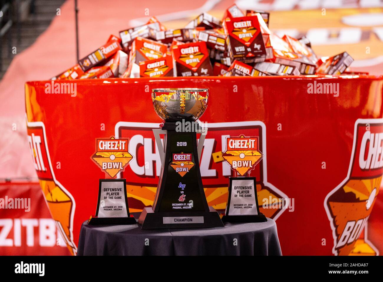 Phoenix Arizona Usa 27th Dec 2019 The Cheez It Bowl Trophy On