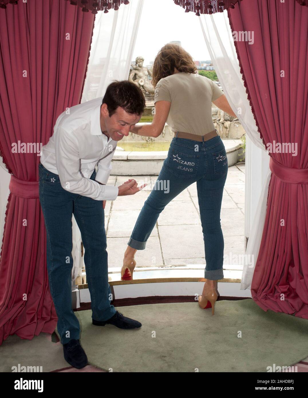 Carol vorderman countdown hi-res stock photography and images - Alamy