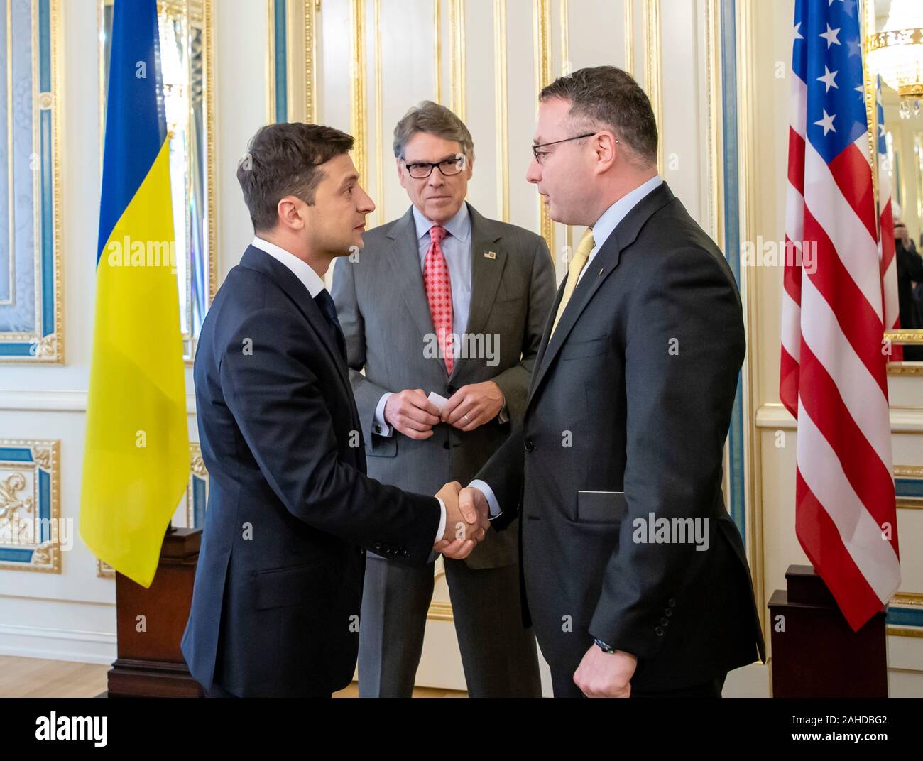 U.S. Energy Secretary Rick Perry, center, introduces Ukrainian ...