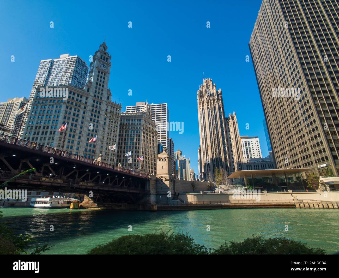 Chicago skyline daytime 4k hi-res stock photography and images - Alamy