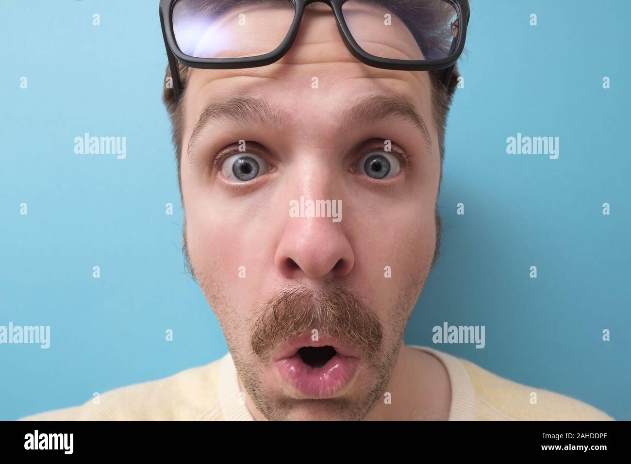 Portrait boy amazed hi-res stock photography and images - Alamy
