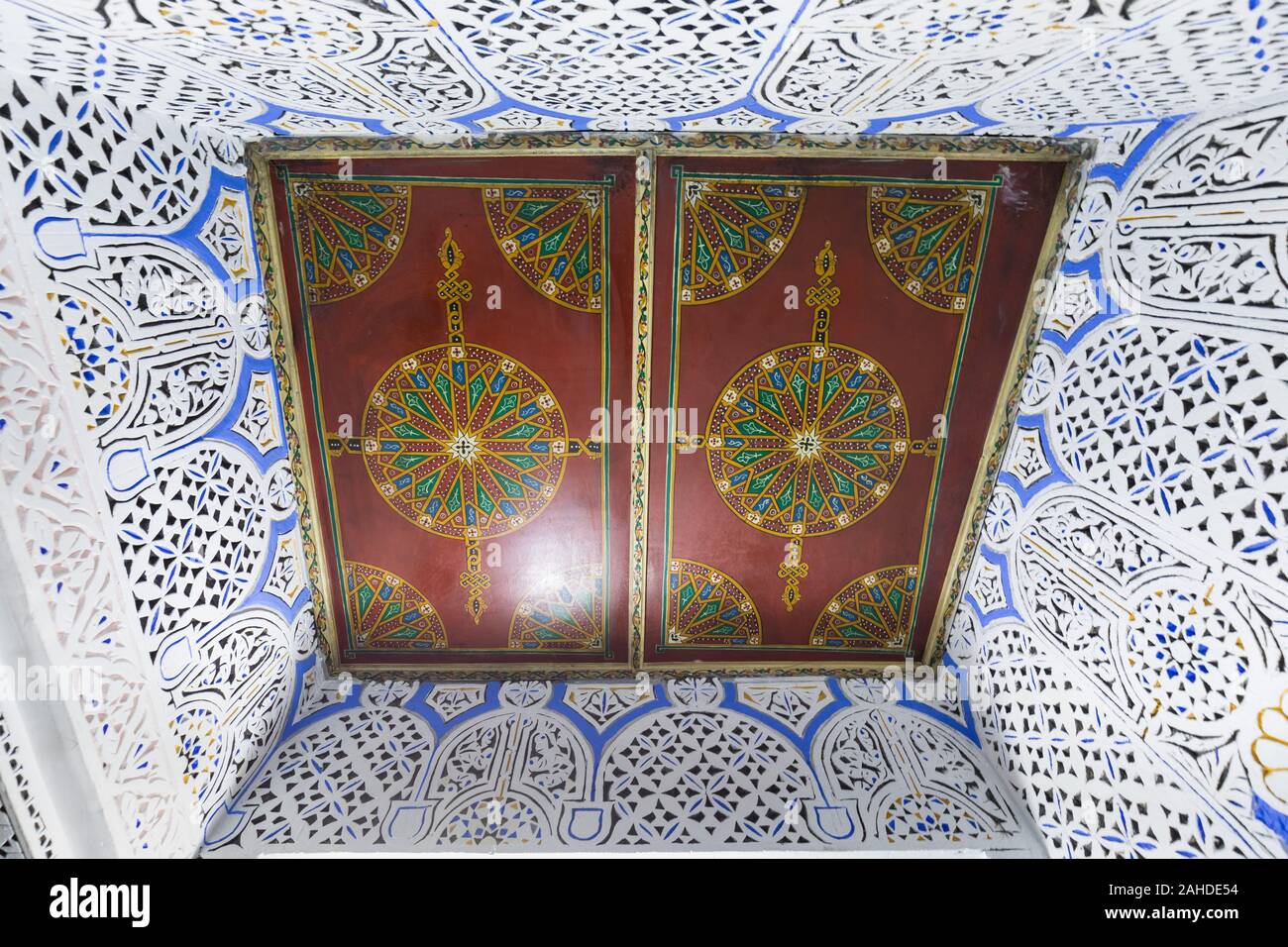 Riad detail tiles fez morocco hi-res stock photography and images - Alamy