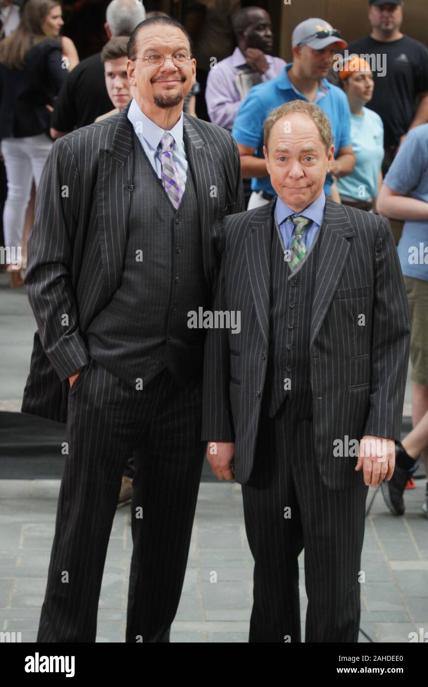 Penn and Teller, 2015, Photo By John Barrett/PHOTOlink Stock Photo - Alamy
