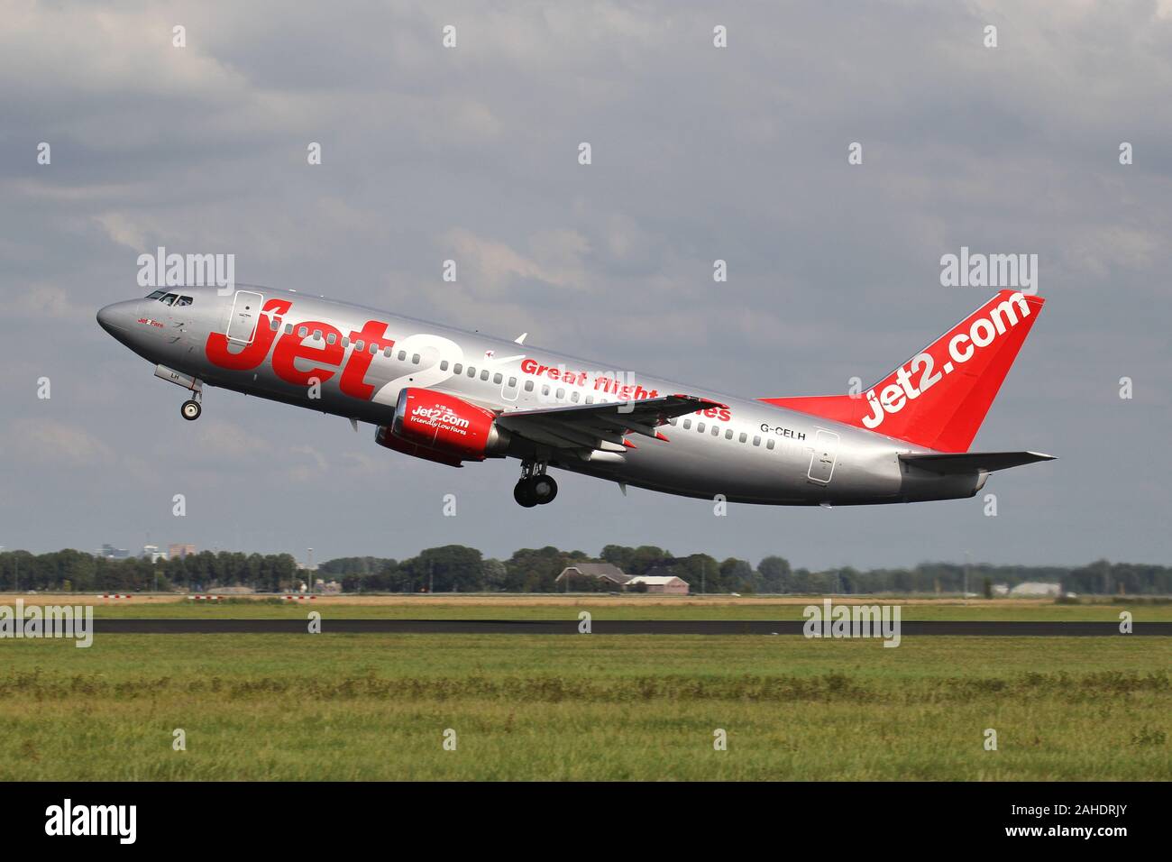 Jet2 aircraft hi-res stock photography and images - Alamy