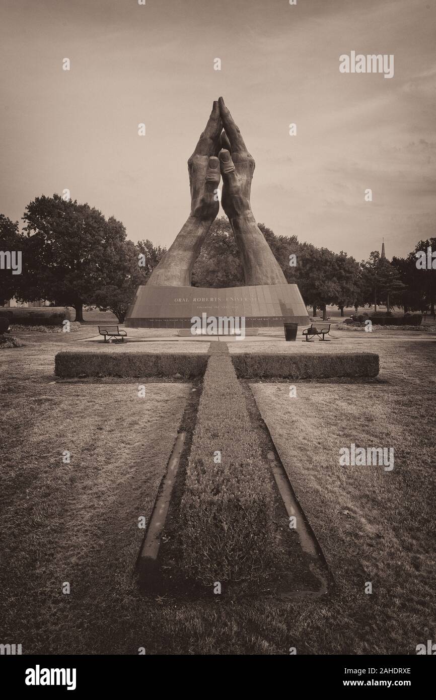 Praying hands statue hi-res stock photography and images - Alamy