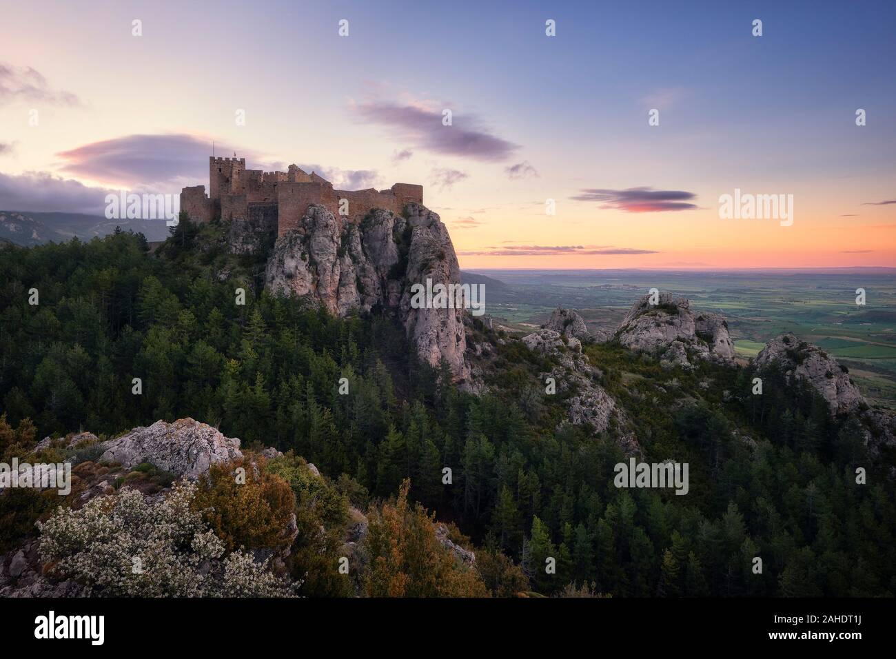 Castillo de loarre loarre castle hi-res stock photography and images ...