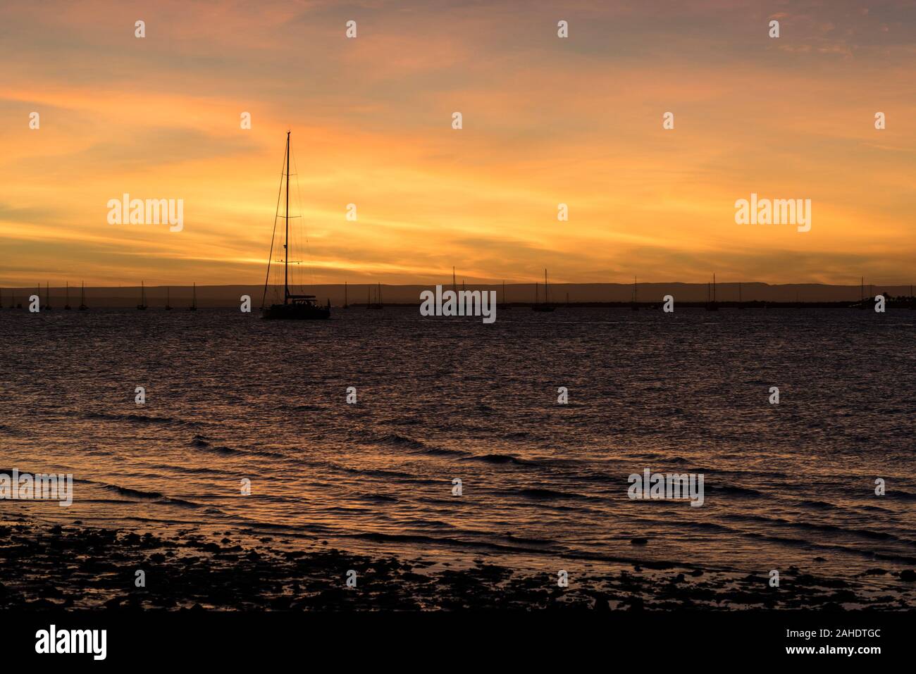 Horizon tropical hi-res stock photography and images - Alamy