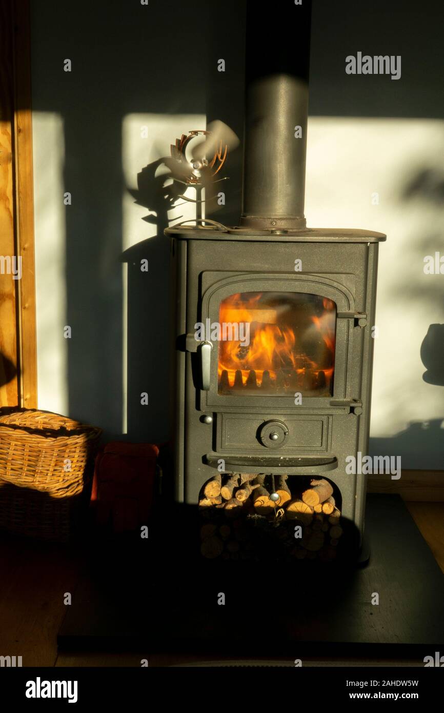 Log burner fan hi-res stock photography and images - Alamy
