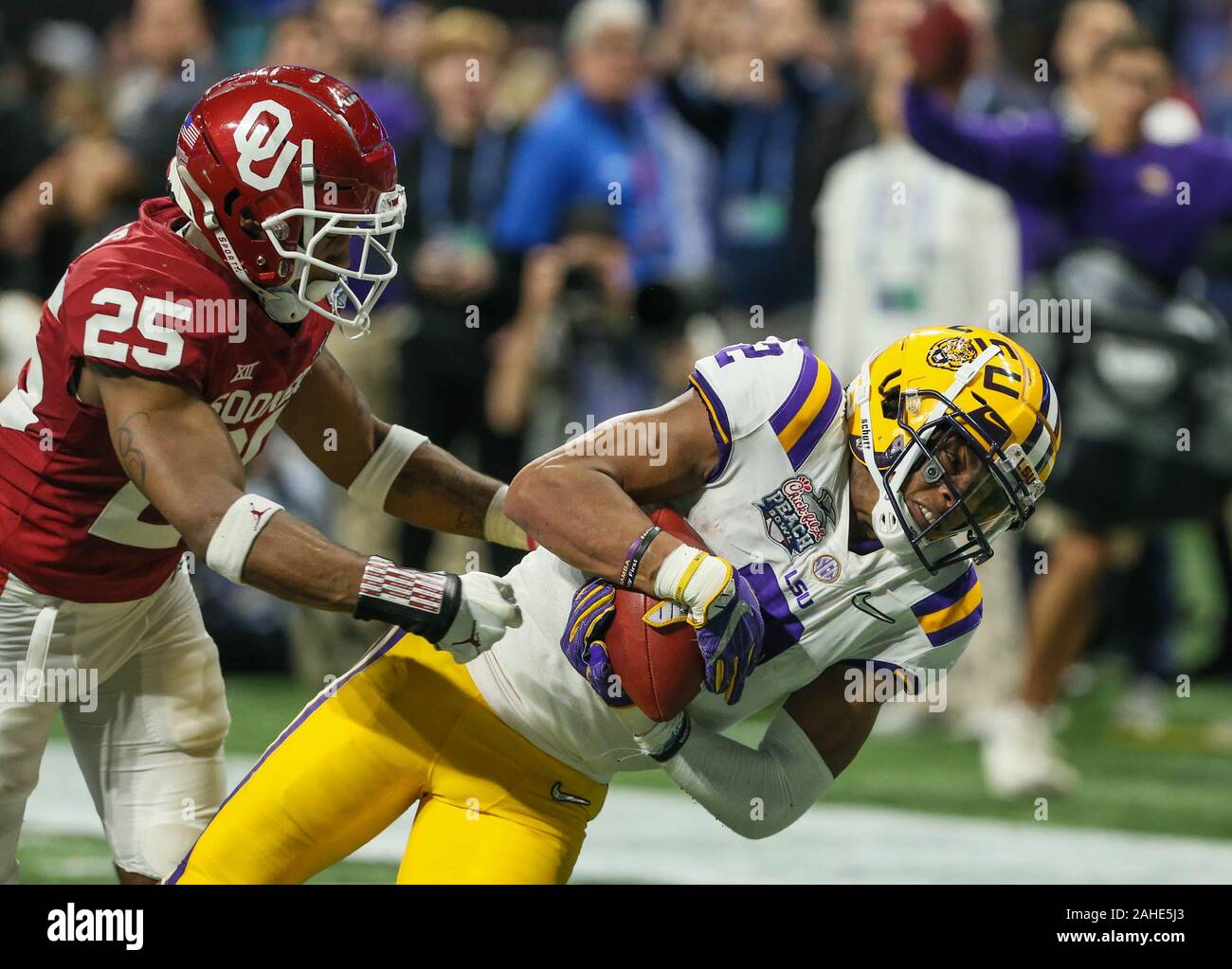 Atlanta, GA, USA. 28th Dec, 2019. LSU wide receiver Justin Jefferson (2 ...