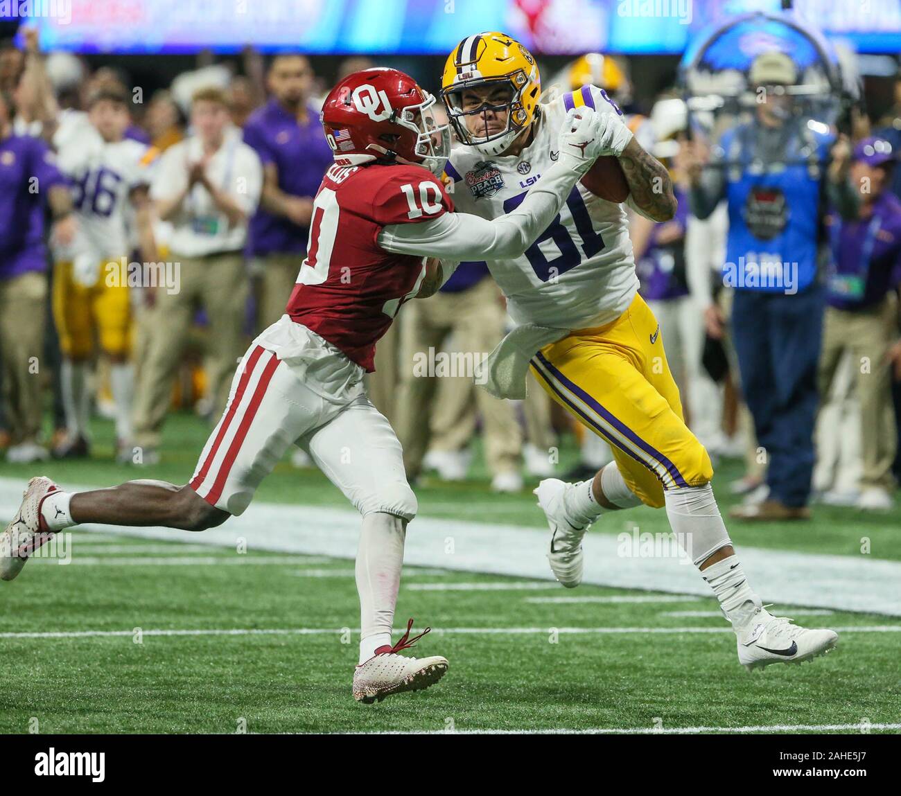 Atlanta, GA, USA. 28th Dec, 2019. LSU tight end Thaddeus Moss (81 ...