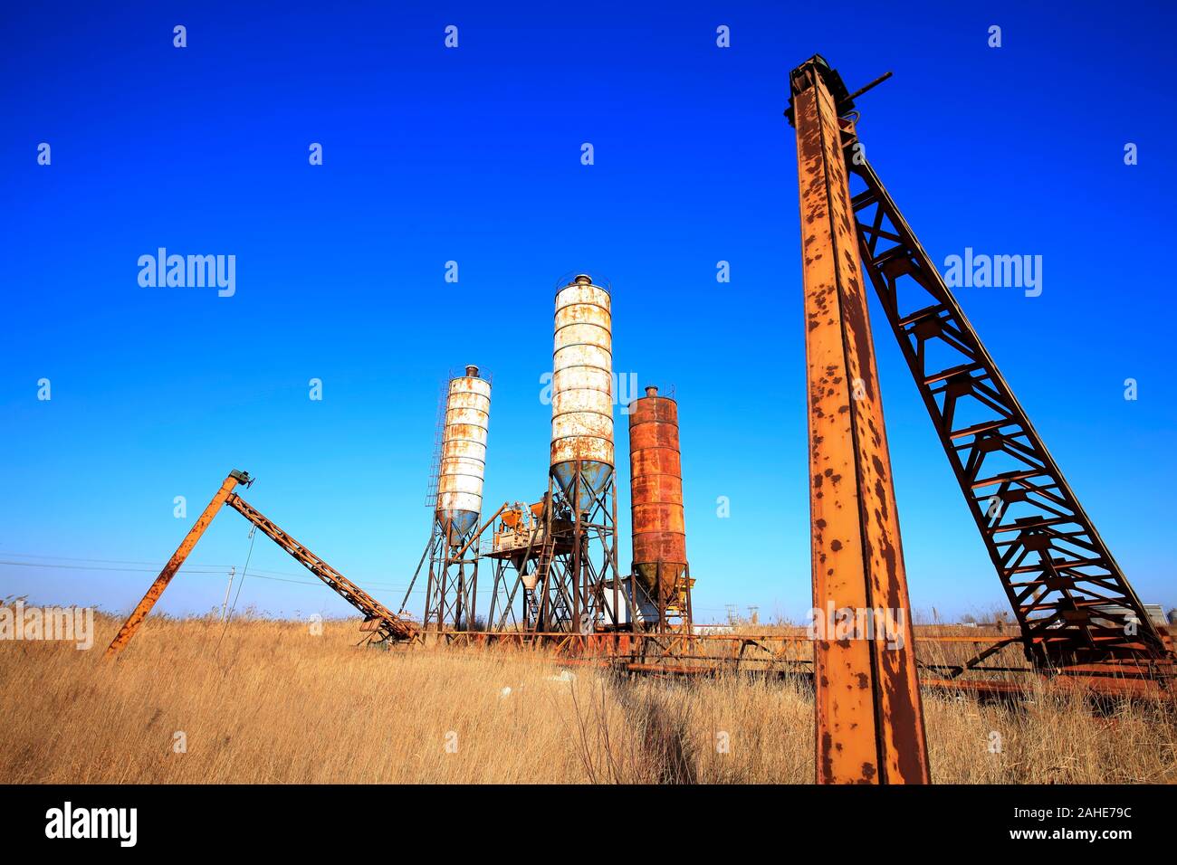 Concrete mixing tower. Concept of on-site construction facility Stock ...