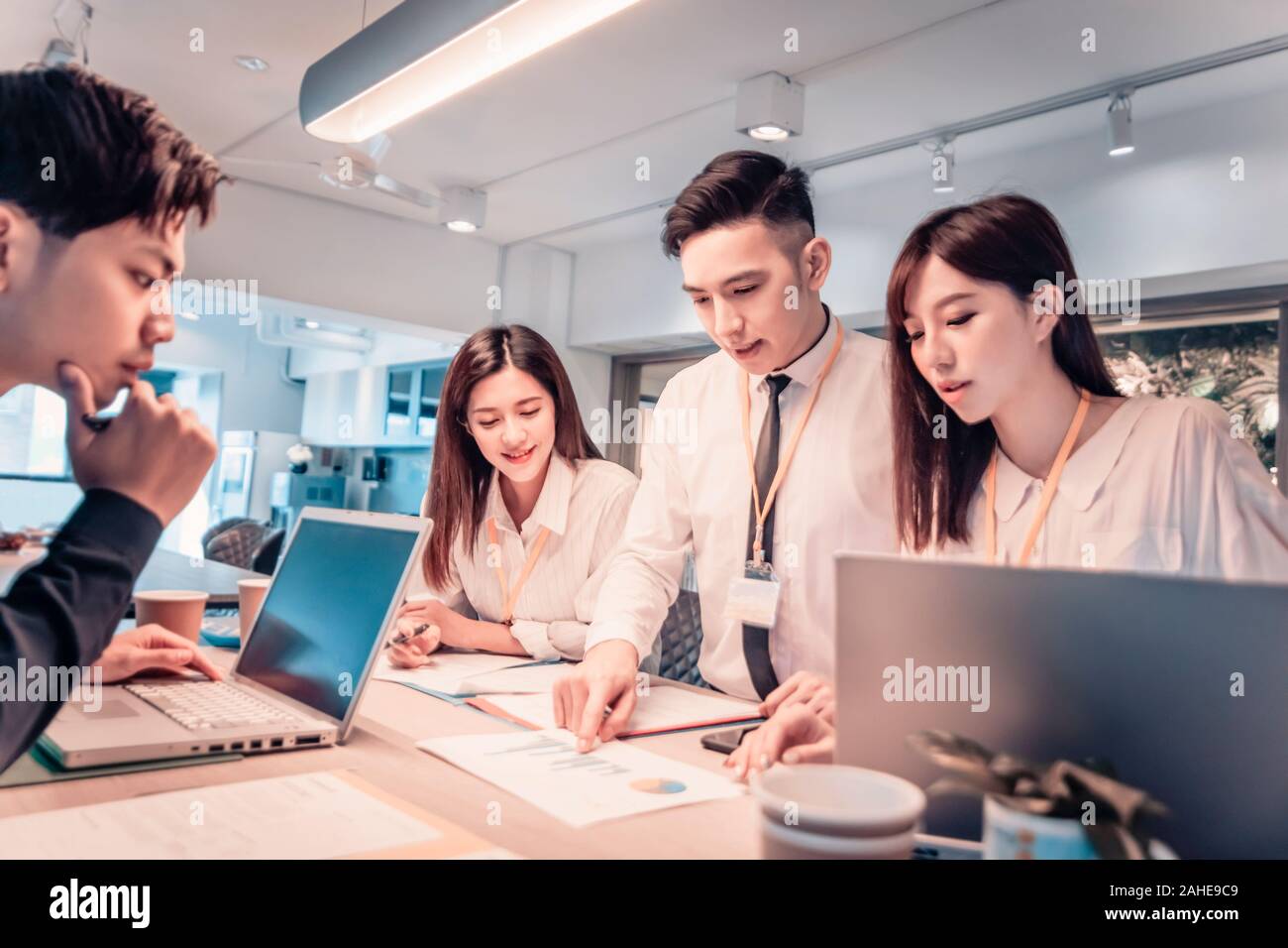 Asian office worker hi-res stock photography and images - Alamy
