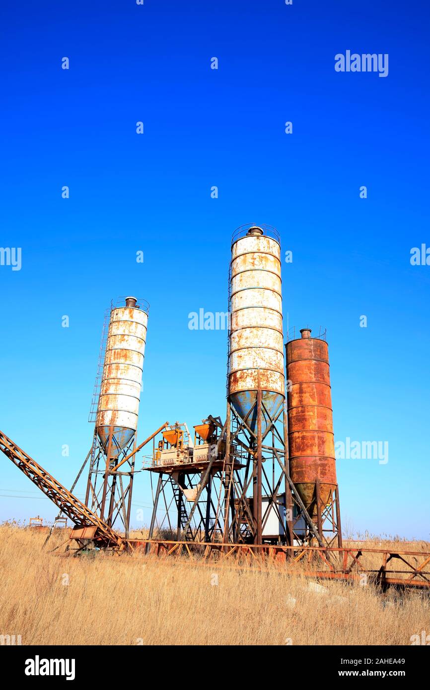 Concrete mixing tower. Concept of on-site construction facility Stock ...