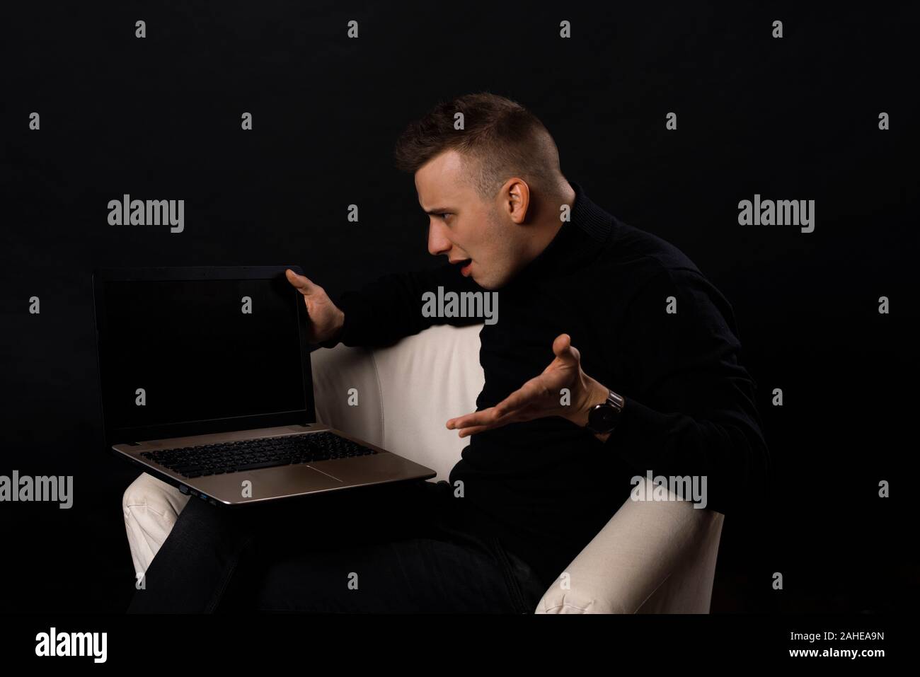 Annoyed person hi-res stock photography and images - Alamy