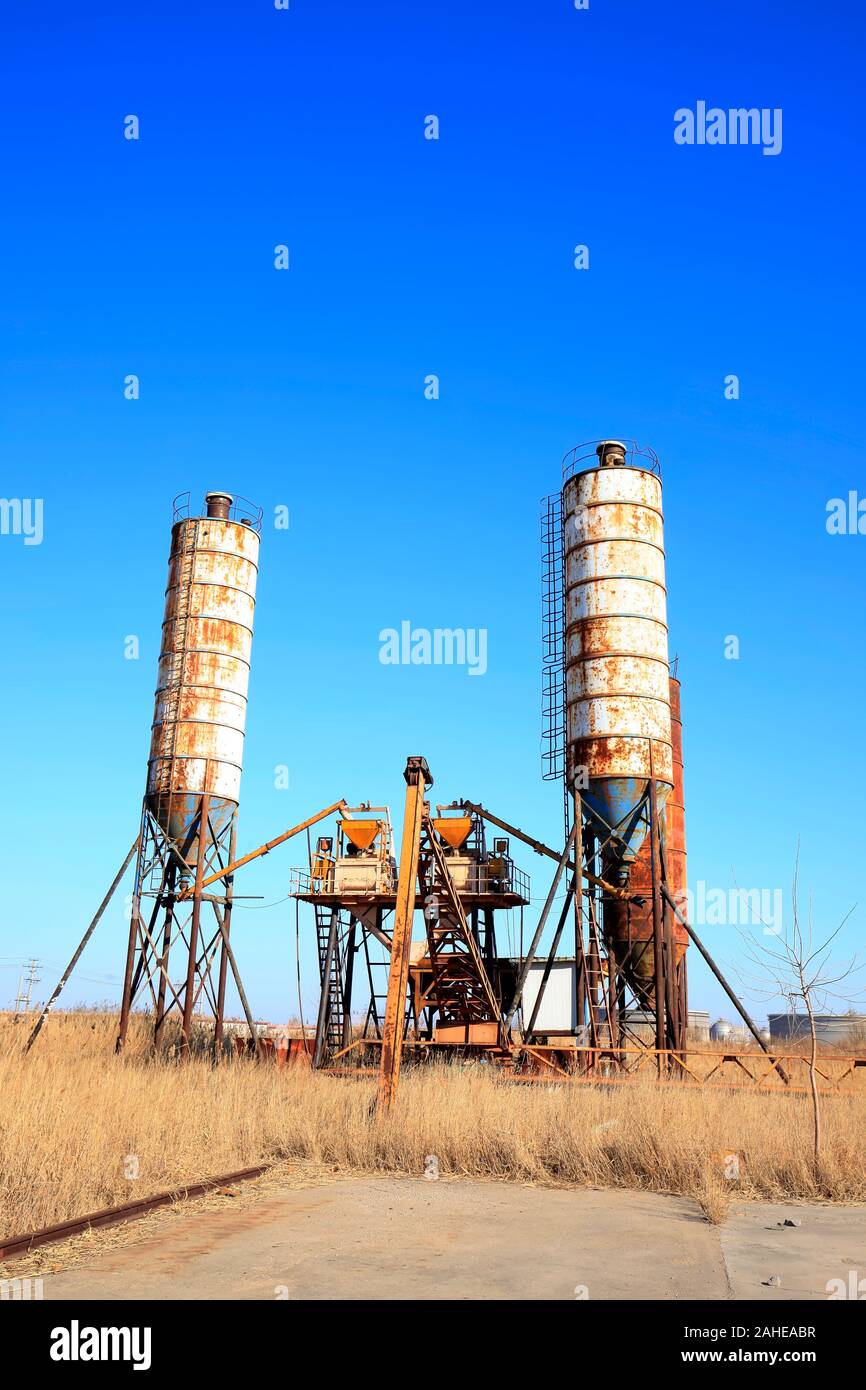 Concrete mixing tower. Concept of on-site construction facility Stock ...