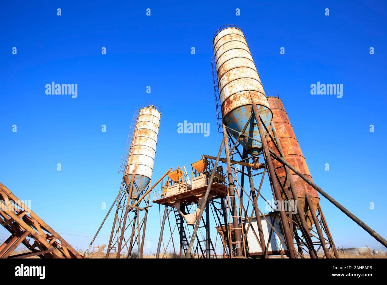 Concrete mixing tower. Concept of on-site construction facility Stock ...