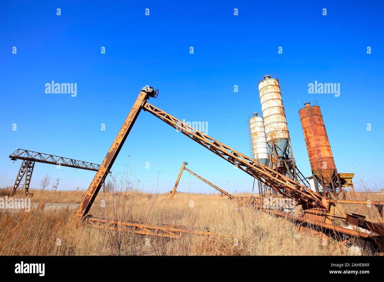Concrete mixing tower. Concept of on-site construction facility Stock ...