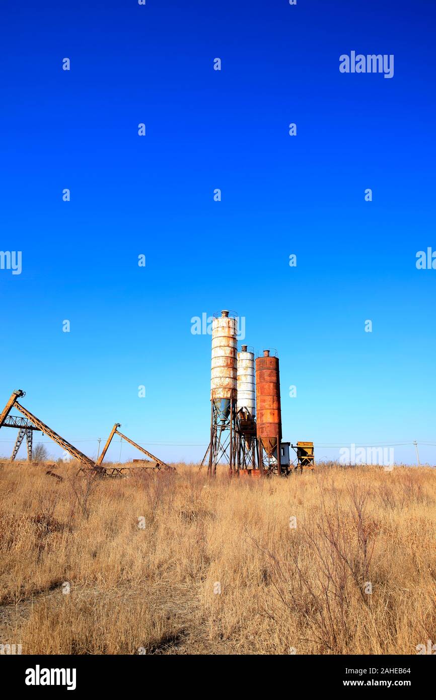 Concrete mixing tower. Concept of on-site construction facility Stock ...