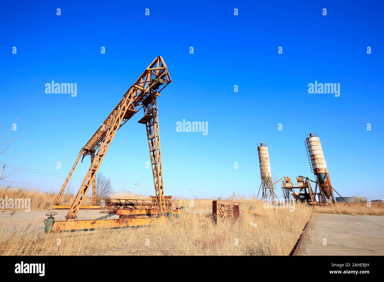 Concrete mixing tower. Concept of on-site construction facility Stock ...