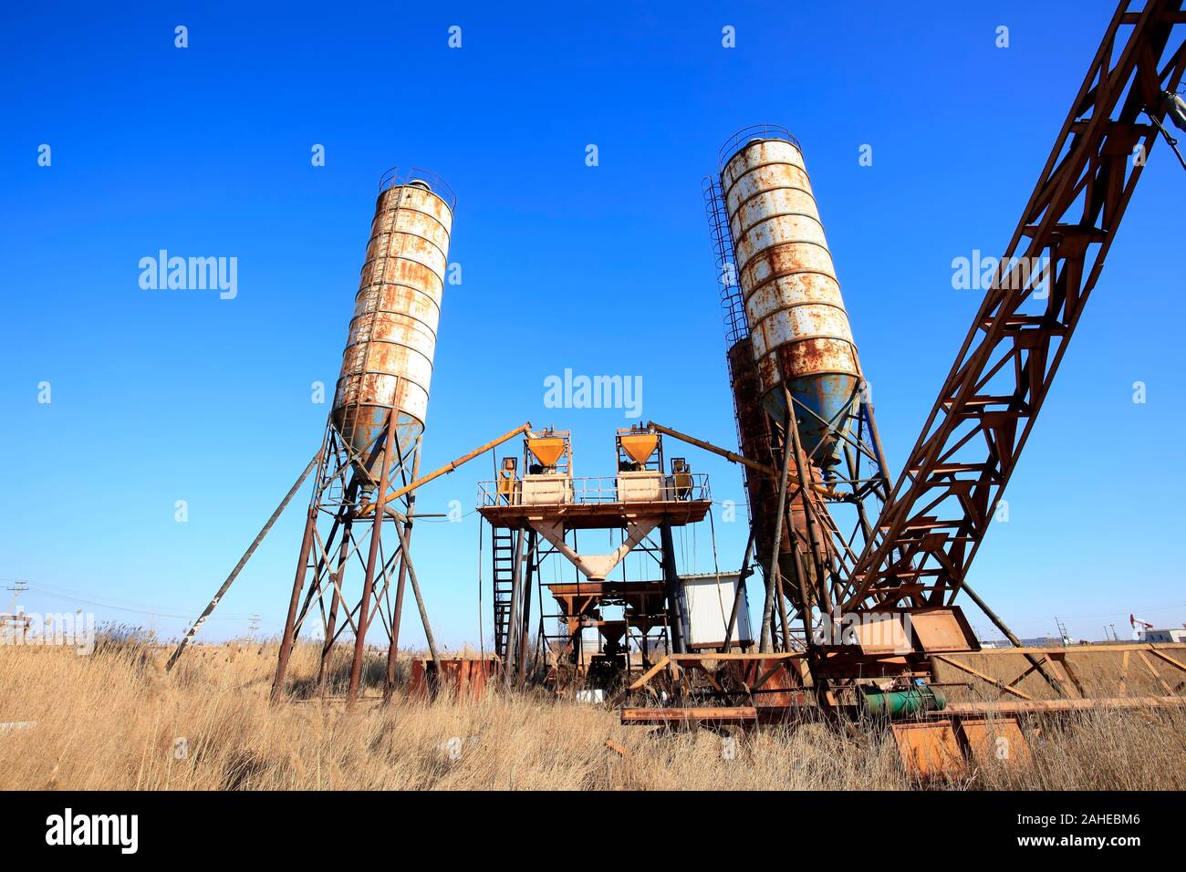 Concrete mixing tower. Concept of on-site construction facility Stock ...
