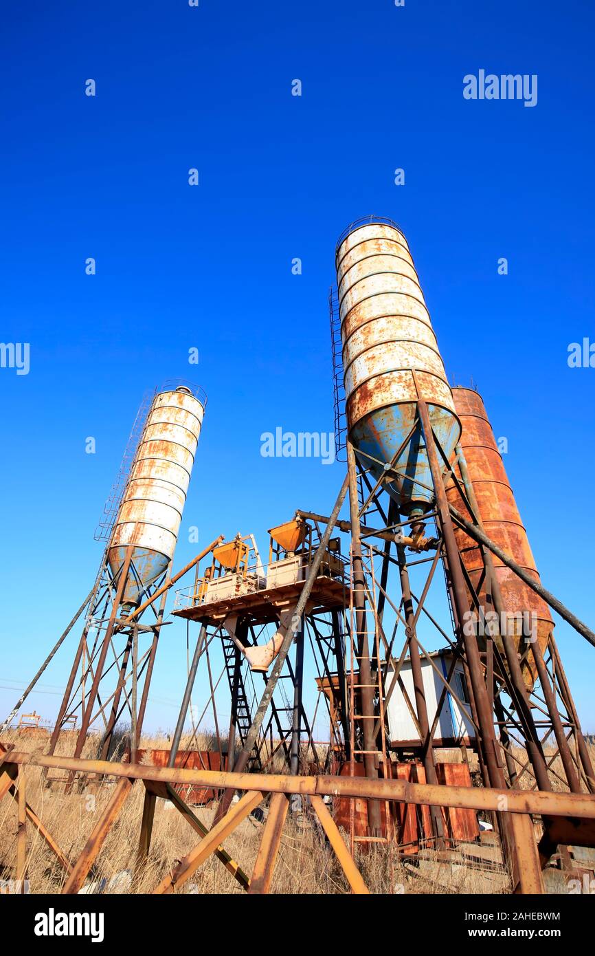 Concrete mixing tower. Concept of on-site construction facility Stock ...
